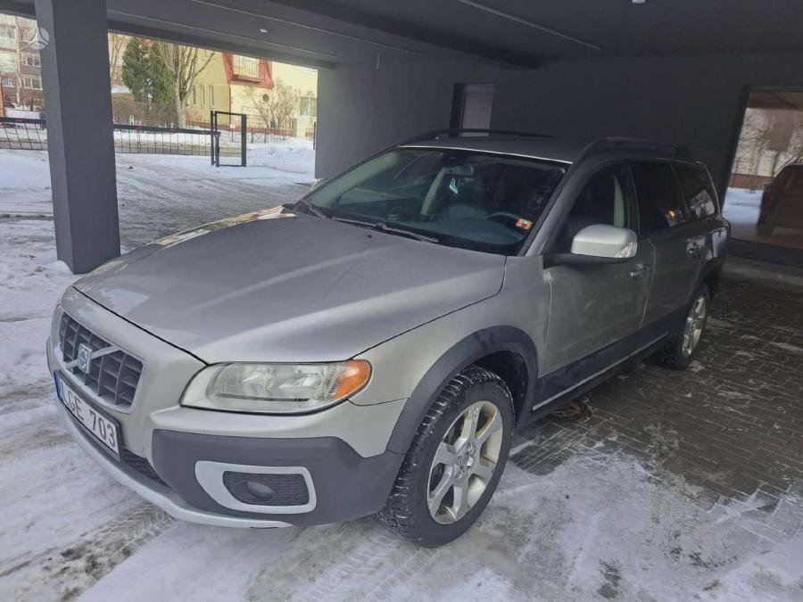 Pelēks Volvo XC70 2008 Kauņa, ar dzinēja tilpumu 2.40 L un nobraukumu 291 tūkst. km par 7500 €, foto 3 vietnē AUTOMOTO.COM.LV