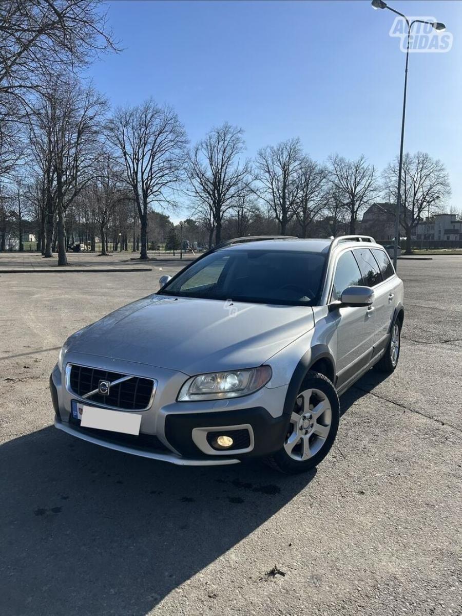 Grey Volvo XC70 2008 in Klaipeda, with an engine capacity of 2.40 L and mileage of 296 thousand km for 6000 €, photo 1 on AUTOMOTO.COM.LV