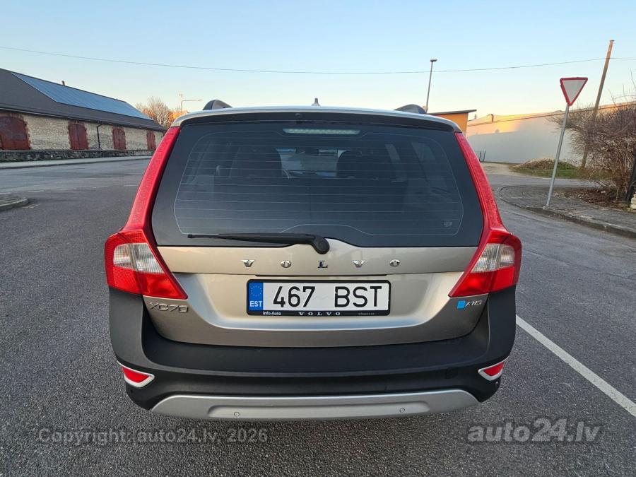 Grey Volvo XC70 2008 in Paide, with an engine capacity of 2.40 L and mileage of 355 thousand km for 6850 €, photo 5 on AUTOMOTO.COM.LV