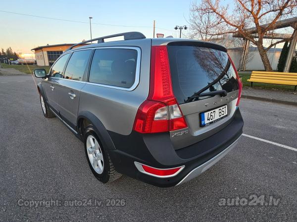 Grey Volvo XC70 2008 in Paide, with an engine capacity of 2.40 L and mileage of 355 thousand km for 6850 €, photo 5 on AUTOMOTO.COM.LV
