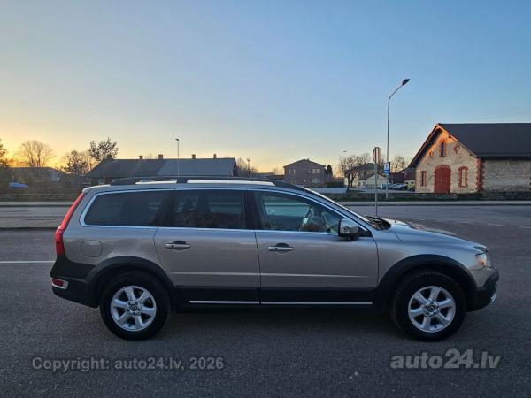 Grey Volvo XC70 2008 in Paide, with an engine capacity of 2.40 L and mileage of 355 thousand km for 6850 €, photo 6 on AUTOMOTO.COM.LV