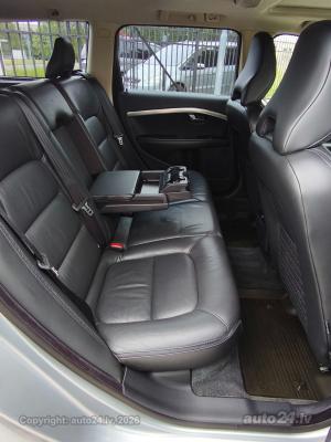 Pelēks Volvo XC70 2008 Tartu, ar dzinēja tilpumu 2.40 L un nobraukumu 267 tūkst. km par 7990 €, foto 7 vietnē AUTOMOTO.COM.LV