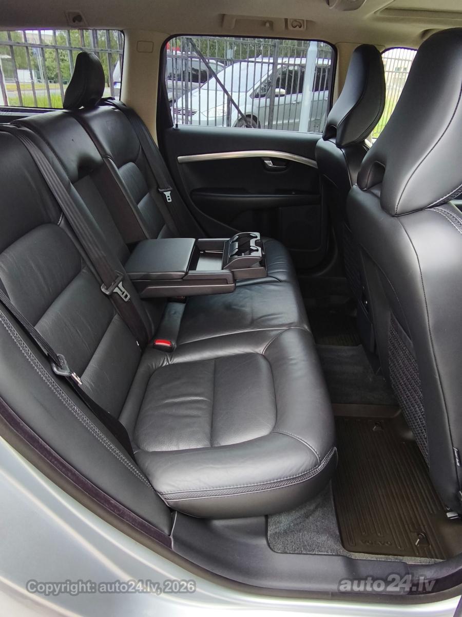 Pelēks Volvo XC70 2008 Tartu, ar dzinēja tilpumu 2.40 L un nobraukumu 267 tūkst. km par 7990 €, foto 7 vietnē AUTOMOTO.COM.LV