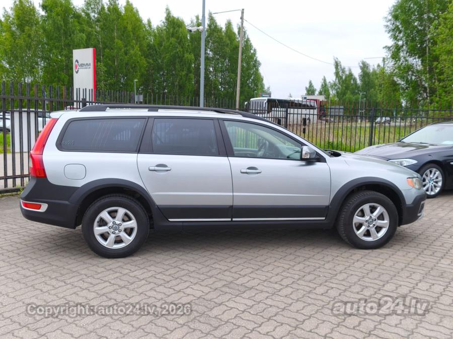 Pelēks Volvo XC70 2008 Tartu, ar dzinēja tilpumu 2.40 L un nobraukumu 267 tūkst. km par 7990 €, foto 11 vietnē AUTOMOTO.COM.LV