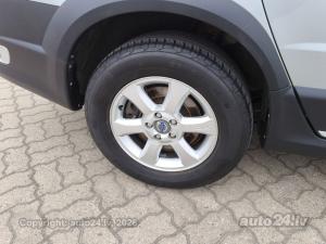 Pelēks Volvo XC70 2008 Tartu, ar dzinēja tilpumu 2.40 L un nobraukumu 267 tūkst. km par 7990 €, foto 13 vietnē AUTOMOTO.COM.LV
