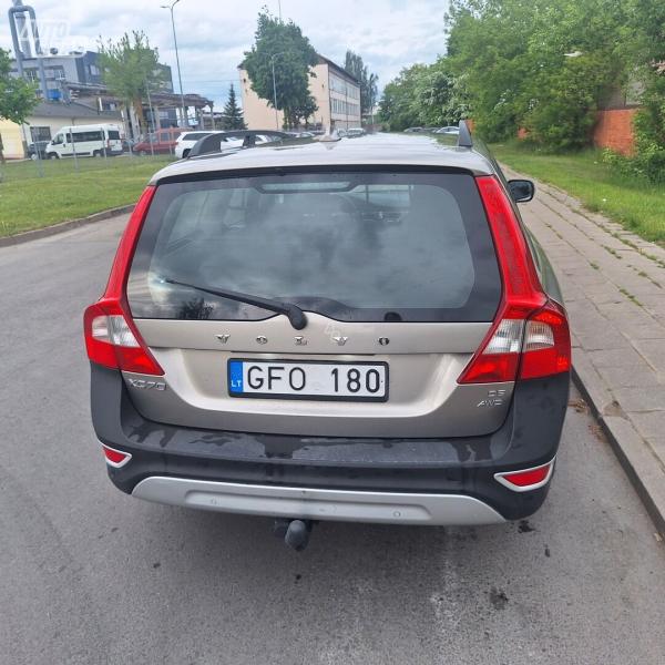 Grey Volvo XC70 2008 in Siauliai, with an engine capacity of 2.40 L and mileage of 415 thousand km for 4100 €, photo 5 on AUTOMOTO.COM.LV