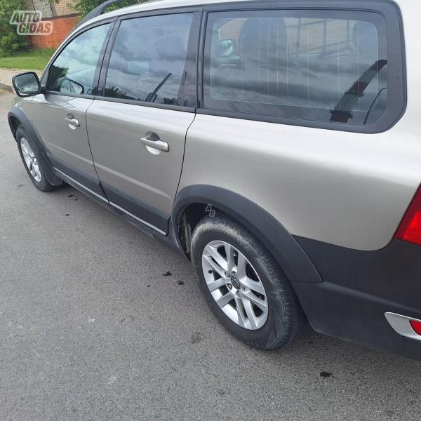 Grey Volvo XC70 2008 in Siauliai, with an engine capacity of 2.40 L and mileage of 415 thousand km for 4100 €, photo 6 on AUTOMOTO.COM.LV