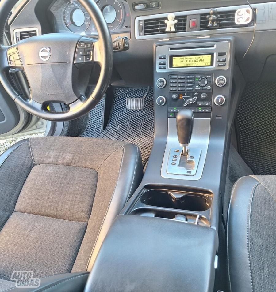 Pelēks Volvo XC70 2008 Šauļi, ar dzinēja tilpumu 2.40 L un nobraukumu 415 tūkst. km par 4100 €, foto 13 vietnē AUTOMOTO.COM.LV