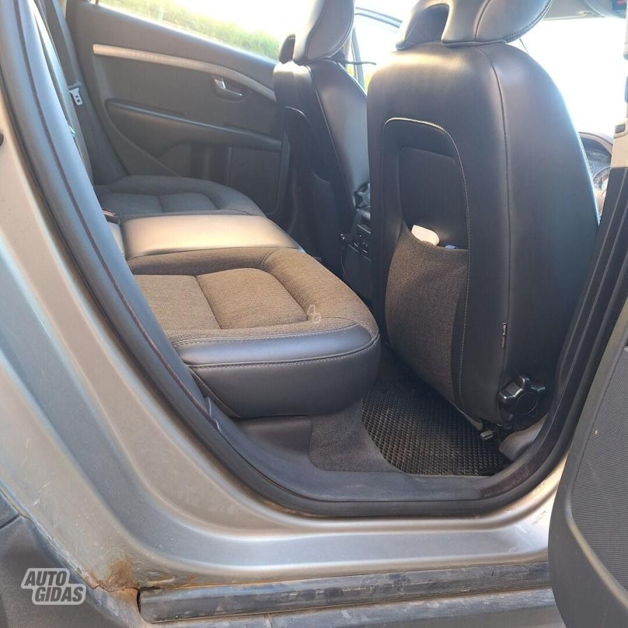 Pelēks Volvo XC70 2008 Šauļi, ar dzinēja tilpumu 2.40 L un nobraukumu 415 tūkst. km par 4100 €, foto 14 vietnē AUTOMOTO.COM.LV