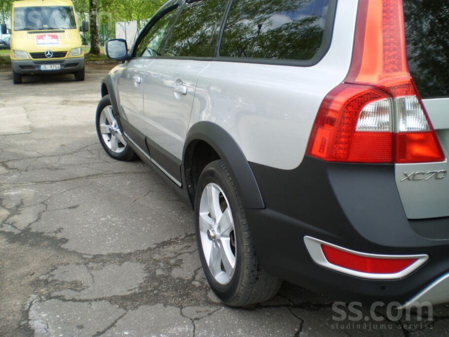 Серый Вольво ХС70 2008 в Даугавпилс, объемом двигателя 2.40 л и пробегом 378 тыс. км за 3450 €, фото 4 на AUTOMOTO.COM.LV