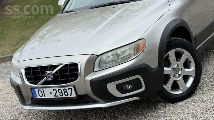 Grey Volvo XC70 2008 in Jurmala, with an engine capacity of 2.40 L and mileage of 0 thousand km for 3500 €, photo 3 on AUTOMOTO.COM.LV