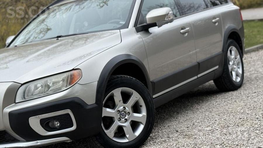 Grey Volvo XC70 2008 in Jurmala, with an engine capacity of 2.40 L and mileage of 0 thousand km for 3500 €, photo 4 on AUTOMOTO.COM.LV