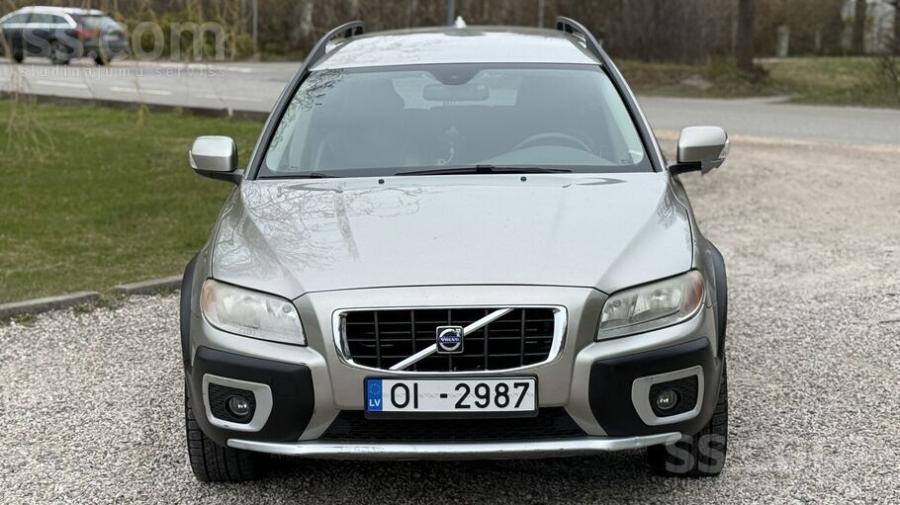 Grey Volvo XC70 2008 in Jurmala, with an engine capacity of 2.40 L and mileage of 0 thousand km for 3500 €, photo 8 on AUTOMOTO.COM.LV