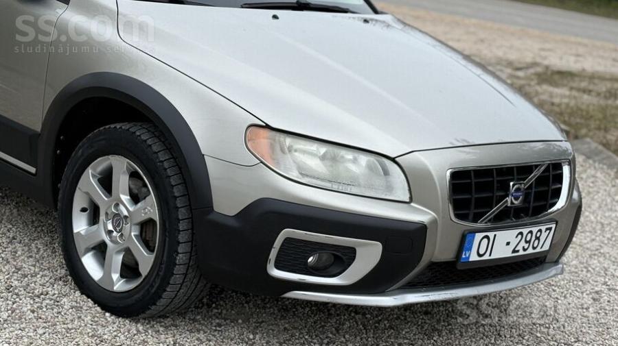 Grey Volvo XC70 2008 in Jurmala, with an engine capacity of 2.40 L and mileage of 0 thousand km for 3500 €, photo 9 on AUTOMOTO.COM.LV