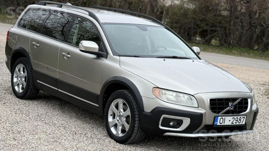Grey Volvo XC70 2008 in Jurmala, with an engine capacity of 2.40 L and mileage of 0 thousand km for 3500 €, photo 10 on AUTOMOTO.COM.LV