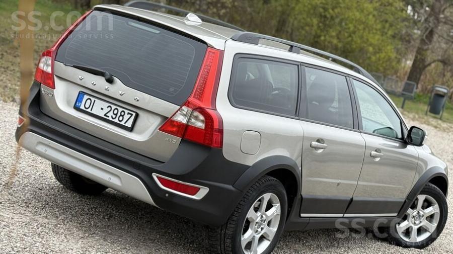 Grey Volvo XC70 2008 in Jurmala, with an engine capacity of 2.40 L and mileage of 0 thousand km for 3500 €, photo 17 on AUTOMOTO.COM.LV