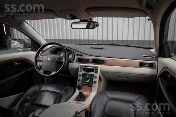 Pelēks Volvo XC70 2008 Talsi, ar dzinēja tilpumu 2.40 L un nobraukumu 314 tūkst. km par 6250 €, foto 8 vietnē AUTOMOTO.COM.LV