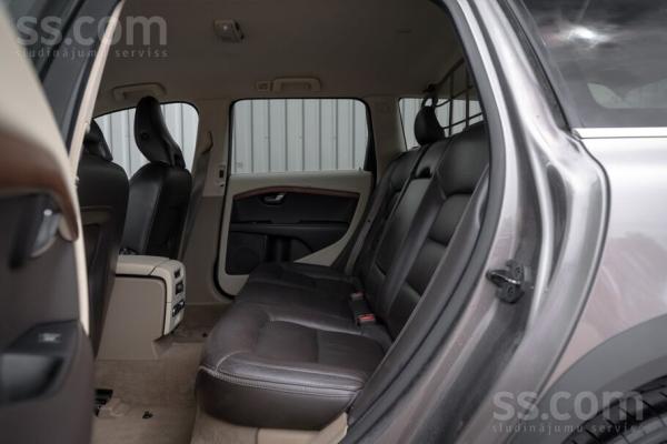 Pelēks Volvo XC70 2008 Talsi, ar dzinēja tilpumu 2.40 L un nobraukumu 314 tūkst. km par 6250 €, foto 10 vietnē AUTOMOTO.COM.LV