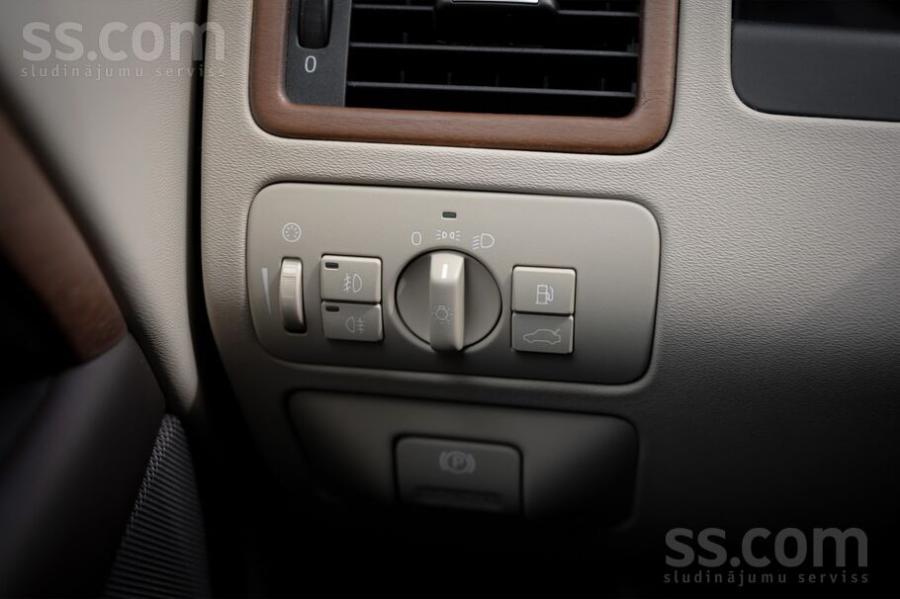 Pelēks Volvo XC70 2008 Talsi, ar dzinēja tilpumu 2.40 L un nobraukumu 314 tūkst. km par 6250 €, foto 16 vietnē AUTOMOTO.COM.LV
