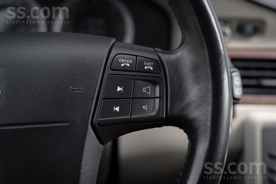 Pelēks Volvo XC70 2008 Talsi, ar dzinēja tilpumu 2.40 L un nobraukumu 314 tūkst. km par 6250 €, foto 20 vietnē AUTOMOTO.COM.LV