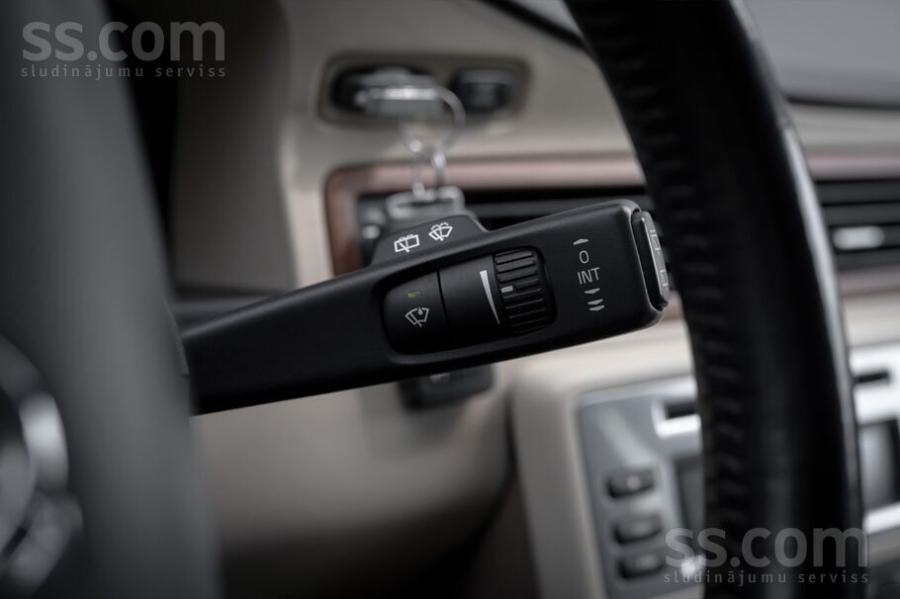 Pelēks Volvo XC70 2008 Talsi, ar dzinēja tilpumu 2.40 L un nobraukumu 314 tūkst. km par 6250 €, foto 21 vietnē AUTOMOTO.COM.LV