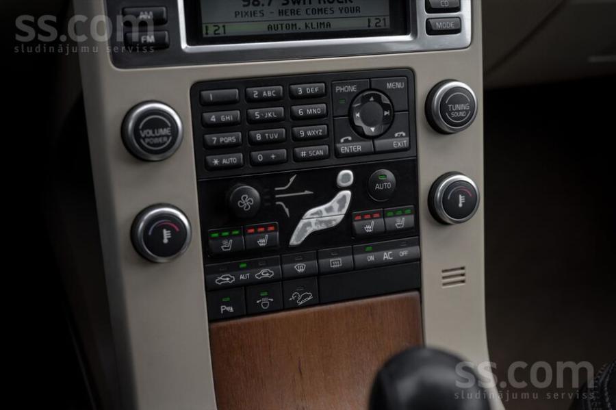 Pelēks Volvo XC70 2008 Talsi, ar dzinēja tilpumu 2.40 L un nobraukumu 314 tūkst. km par 6250 €, foto 23 vietnē AUTOMOTO.COM.LV