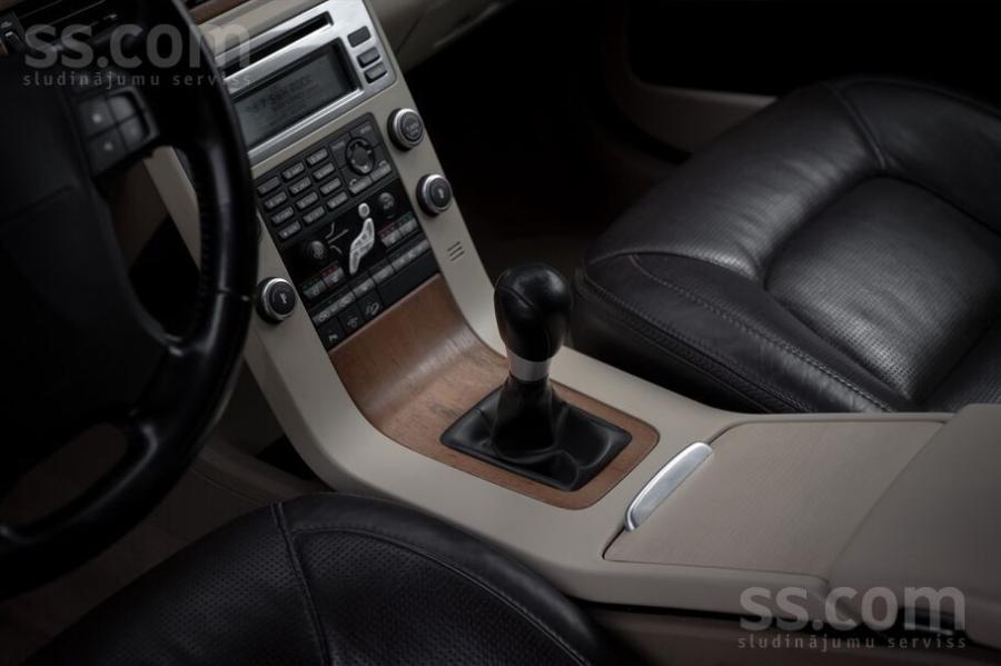Pelēks Volvo XC70 2008 Talsi, ar dzinēja tilpumu 2.40 L un nobraukumu 314 tūkst. km par 6250 €, foto 24 vietnē AUTOMOTO.COM.LV