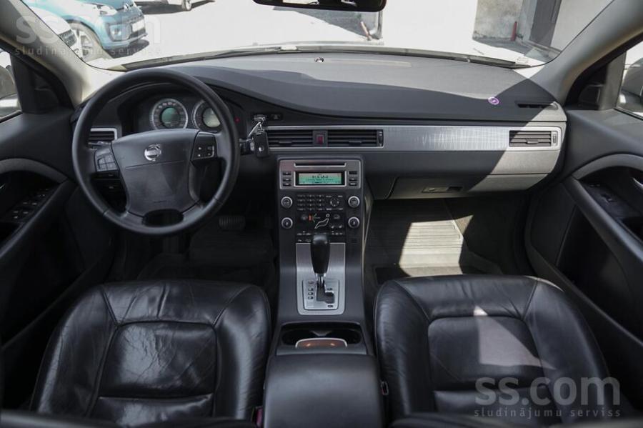 Pelēks Volvo XC70 2008 Rīga, ar dzinēja tilpumu 2.40 L un nobraukumu 365 tūkst. km par 4990 €, foto 6 vietnē AUTOMOTO.COM.LV