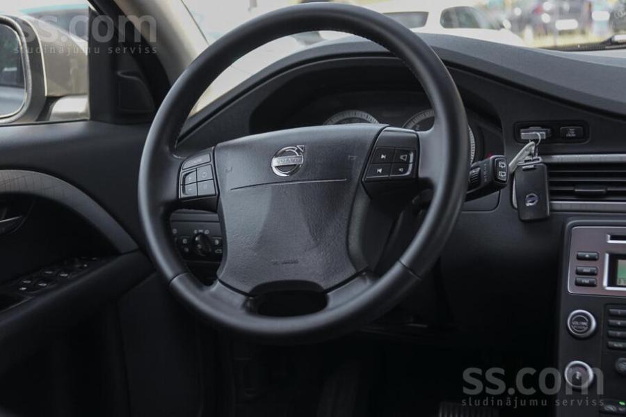 Pelēks Volvo XC70 2008 Rīga, ar dzinēja tilpumu 2.40 L un nobraukumu 365 tūkst. km par 4990 €, foto 7 vietnē AUTOMOTO.COM.LV