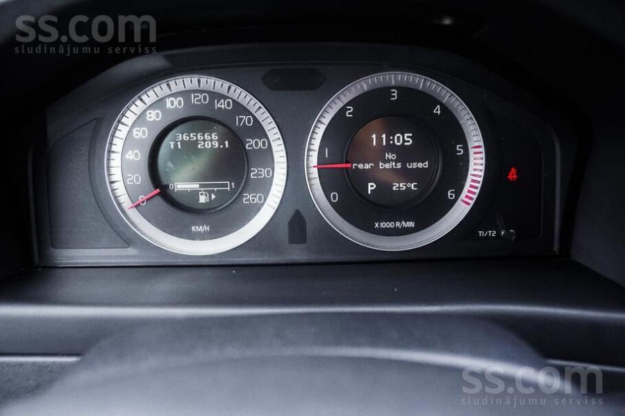 Pelēks Volvo XC70 2008 Rīga, ar dzinēja tilpumu 2.40 L un nobraukumu 365 tūkst. km par 4990 €, foto 8 vietnē AUTOMOTO.COM.LV