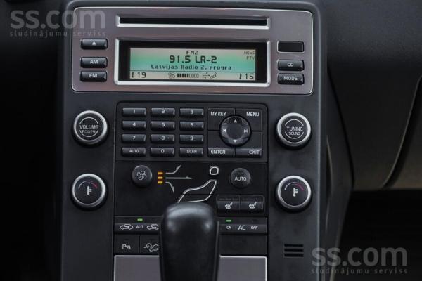 Grey Volvo XC70 2008 in Riga, with an engine capacity of 2.40 L and mileage of 365 thousand km for 4990 €, photo 8 on AUTOMOTO.COM.LV