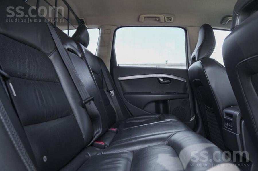 Pelēks Volvo XC70 2008 Rīga, ar dzinēja tilpumu 2.40 L un nobraukumu 365 tūkst. km par 4990 €, foto 11 vietnē AUTOMOTO.COM.LV