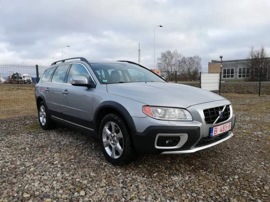 Pelēks Volvo XC70 2008 Saldus, ar dzinēja tilpumu 2.40 L un nobraukumu 318 tūkst. km par 6800 €, foto 4 vietnē AUTOMOTO.COM.LV