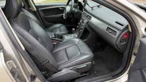 Grey Volvo XC70 2008 in Jurmala, with an engine capacity of 2.40 L and mileage of 390 thousand km for 4300 €, photo 19 on AUTOMOTO.COM.LV