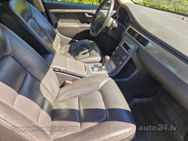 Pelēks Volvo XC70 2008 Hāpsalu, ar dzinēja tilpumu 2.40 L un nobraukumu 356 tūkst. km par 5000 €, foto 6 vietnē AUTOMOTO.COM.LV