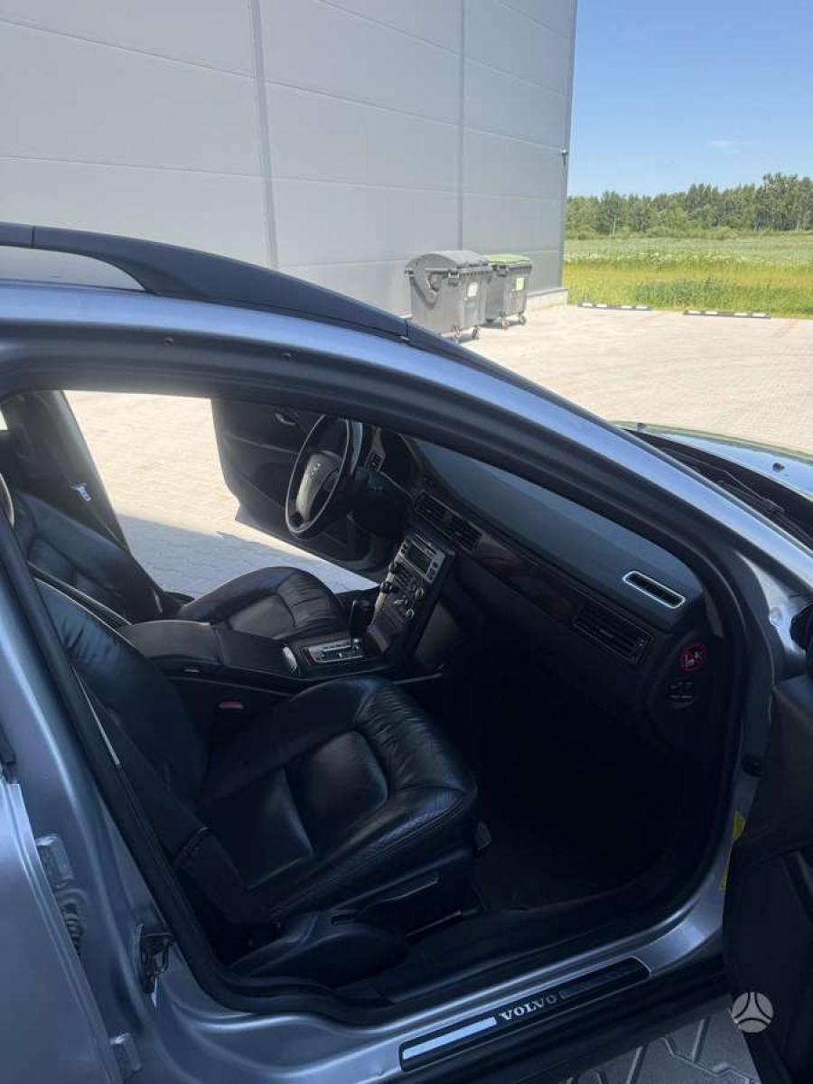 Pelēks Volvo XC70 2008 Šauļi, ar dzinēja tilpumu 2.40 L un nobraukumu 360 tūkst. km par 5250 €, foto 11 vietnē AUTOMOTO.COM.LV