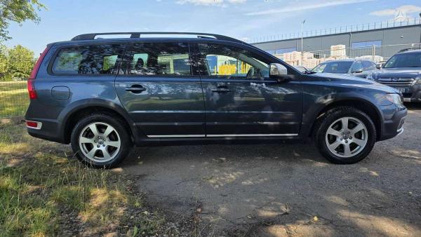 Grey Volvo XC70 2008 in Siauliai, with an engine capacity of 3.19 L and mileage of 239 thousand km for 6250 €, photo 6 on AUTOMOTO.COM.LV