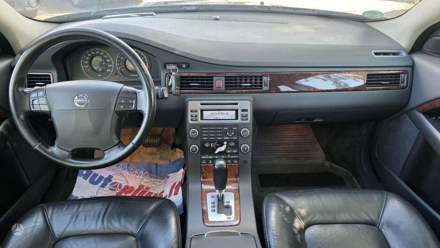 Pelēks Volvo XC70 2008 Šauļi, ar dzinēja tilpumu 3.19 L un nobraukumu 239 tūkst. km par 6250 €, foto 20 vietnē AUTOMOTO.COM.LV