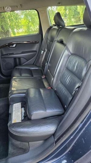 Pelēks Volvo XC70 2008 Šauļi, ar dzinēja tilpumu 3.19 L un nobraukumu 239 tūkst. km par 6250 €, foto 37 vietnē AUTOMOTO.COM.LV