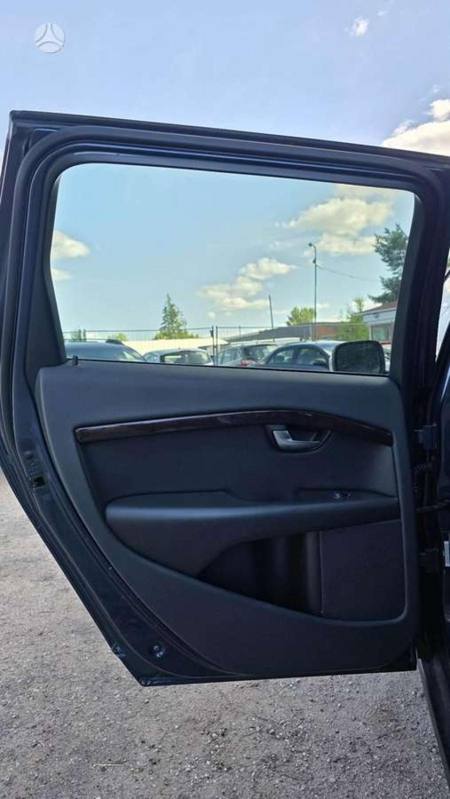 Pelēks Volvo XC70 2008 Šauļi, ar dzinēja tilpumu 3.19 L un nobraukumu 239 tūkst. km par 6250 €, foto 39 vietnē AUTOMOTO.COM.LV