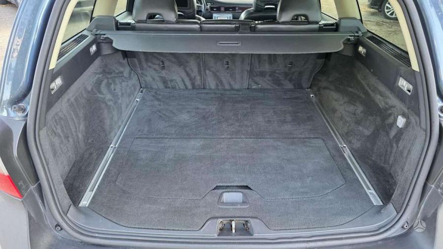 Pelēks Volvo XC70 2008 Šauļi, ar dzinēja tilpumu 3.19 L un nobraukumu 239 tūkst. km par 6250 €, foto 42 vietnē AUTOMOTO.COM.LV
