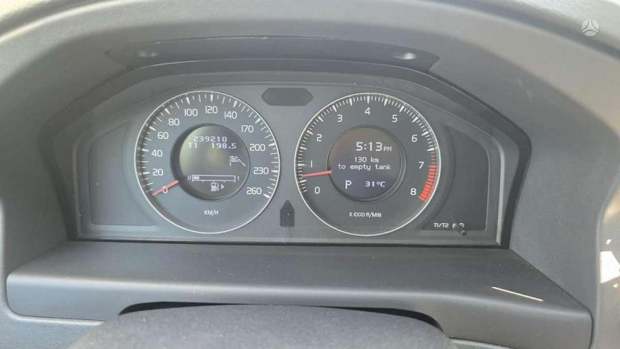 Pelēks Volvo XC70 2008 Šauļi, ar dzinēja tilpumu 3.19 L un nobraukumu 239 tūkst. km par 6250 €, foto 47 vietnē AUTOMOTO.COM.LV