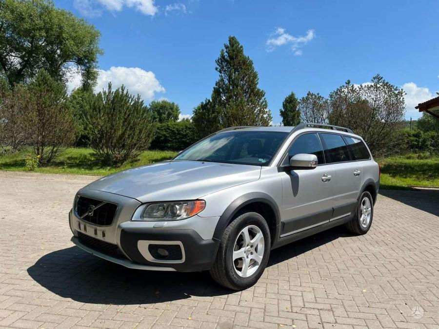 Pelēks Volvo XC70 2008 Kaišiadorys, ar dzinēja tilpumu 2.40 L un nobraukumu 290 tūkst. km par 4770 €, foto 1 vietnē AUTOMOTO.COM.LV
