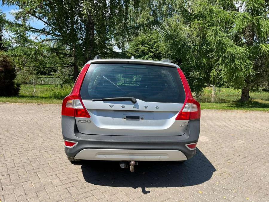 Pelēks Volvo XC70 2008 Kaišiadorys, ar dzinēja tilpumu 2.40 L un nobraukumu 290 tūkst. km par 4770 €, foto 4 vietnē AUTOMOTO.COM.LV