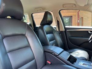 Pelēks Volvo XC70 2008 Kaišiadorys, ar dzinēja tilpumu 2.40 L un nobraukumu 290 tūkst. km par 4770 €, foto 6 vietnē AUTOMOTO.COM.LV