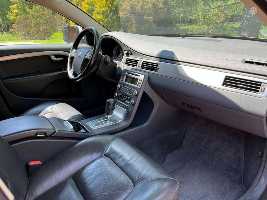 Pelēks Volvo XC70 2008 Kaišiadorys, ar dzinēja tilpumu 2.40 L un nobraukumu 290 tūkst. km par 4770 €, foto 7 vietnē AUTOMOTO.COM.LV