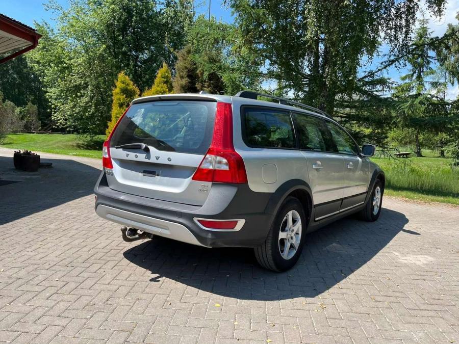 Pelēks Volvo XC70 2008 Kaišiadorys, ar dzinēja tilpumu 2.40 L un nobraukumu 290 tūkst. km par 4770 €, foto 8 vietnē AUTOMOTO.COM.LV