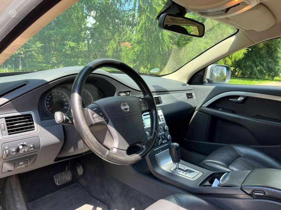 Pelēks Volvo XC70 2008 Kaišiadorys, ar dzinēja tilpumu 2.40 L un nobraukumu 290 tūkst. km par 4770 €, foto 9 vietnē AUTOMOTO.COM.LV