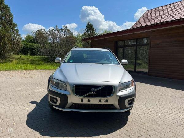 Grey Volvo XC70 2008 in Kaisiadorys, with an engine capacity of 2.40 L and mileage of 290 thousand km for 4770 €, photo 10 on AUTOMOTO.COM.LV