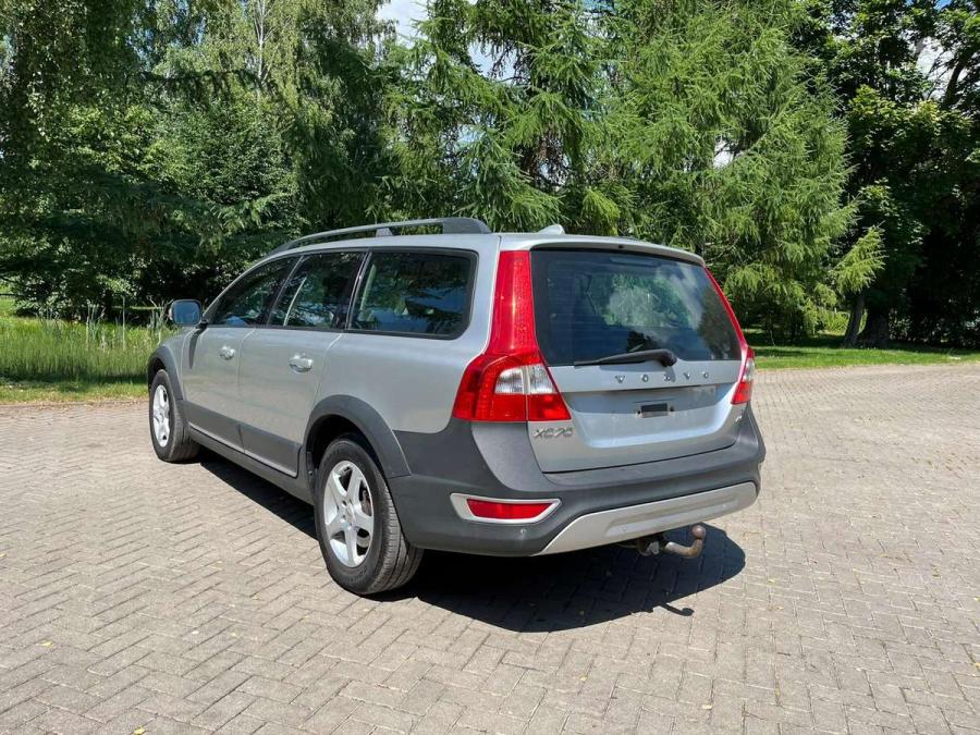 Pelēks Volvo XC70 2008 Kaišiadorys, ar dzinēja tilpumu 2.40 L un nobraukumu 290 tūkst. km par 4770 €, foto 13 vietnē AUTOMOTO.COM.LV